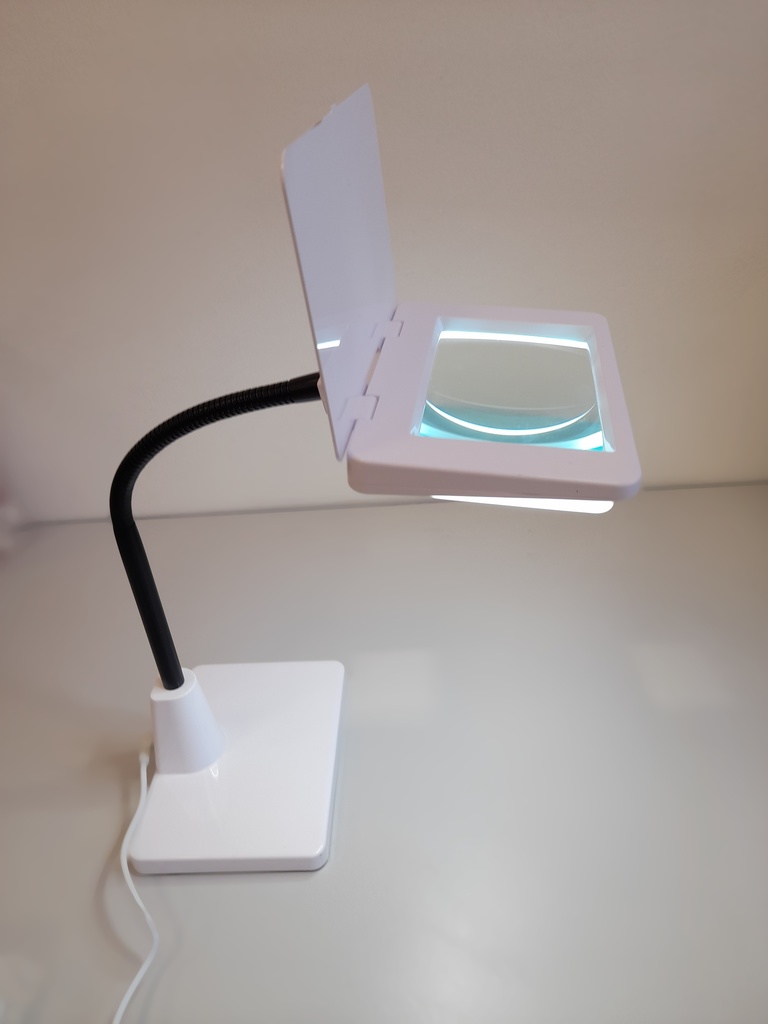 Lupa stojánková se zářivkovým osvětlením - LTZ 180x150 - D 418